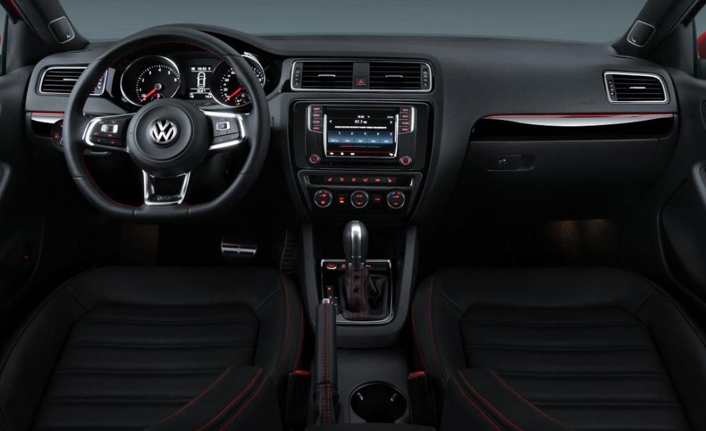 Probamos Volkswagen Vento GLI DSG. Eficiencia alemana y sobriedad VW ...