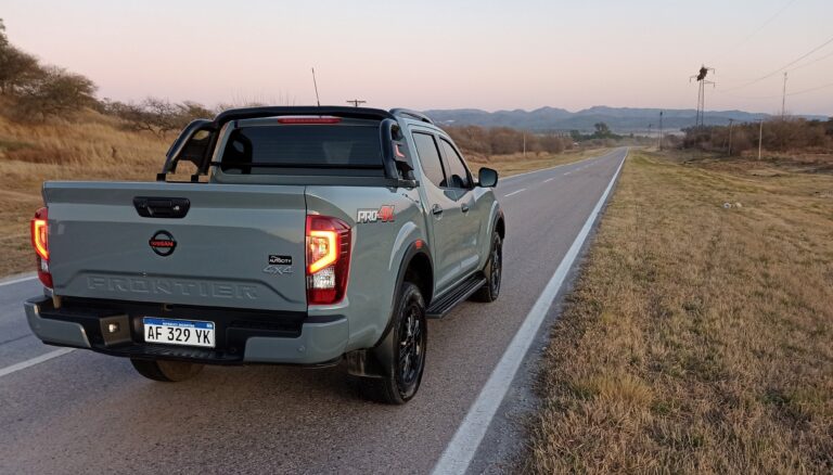 ¿La más linda? Probamos la Nissan Frontier PRO-4X | Automotiva