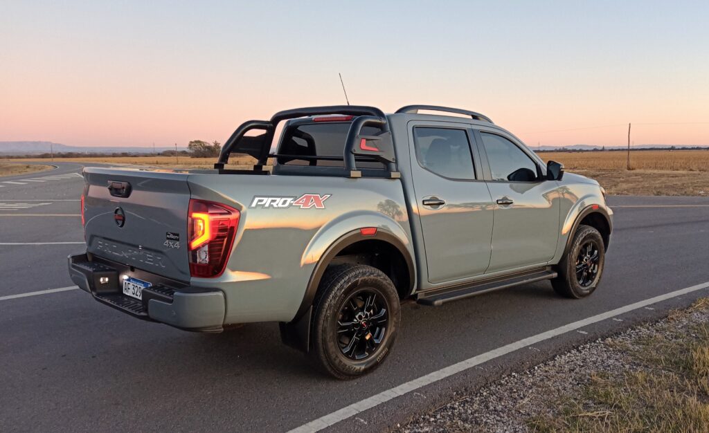¿La más linda? Probamos la Nissan Frontier PRO-4X | Automotiva